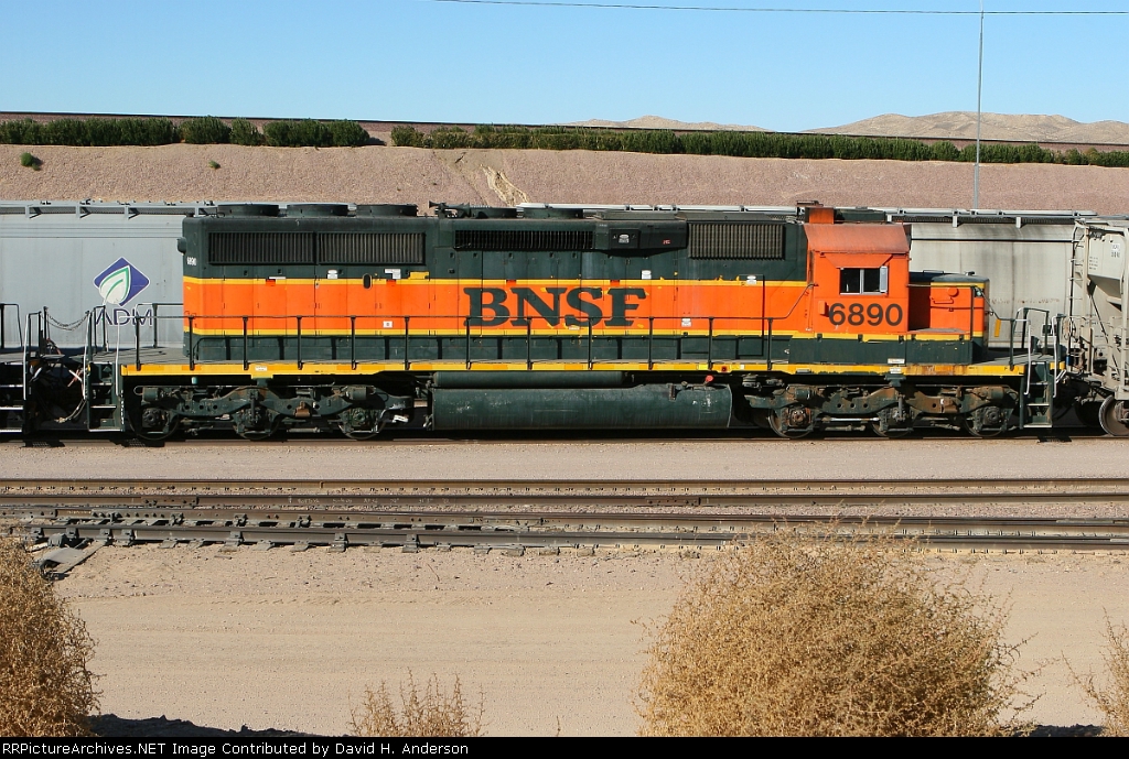 BNSF 6890